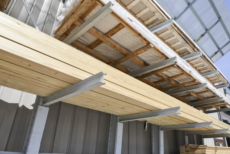 Indoor & Outdoor Cantilever Racking for Lumber Storage